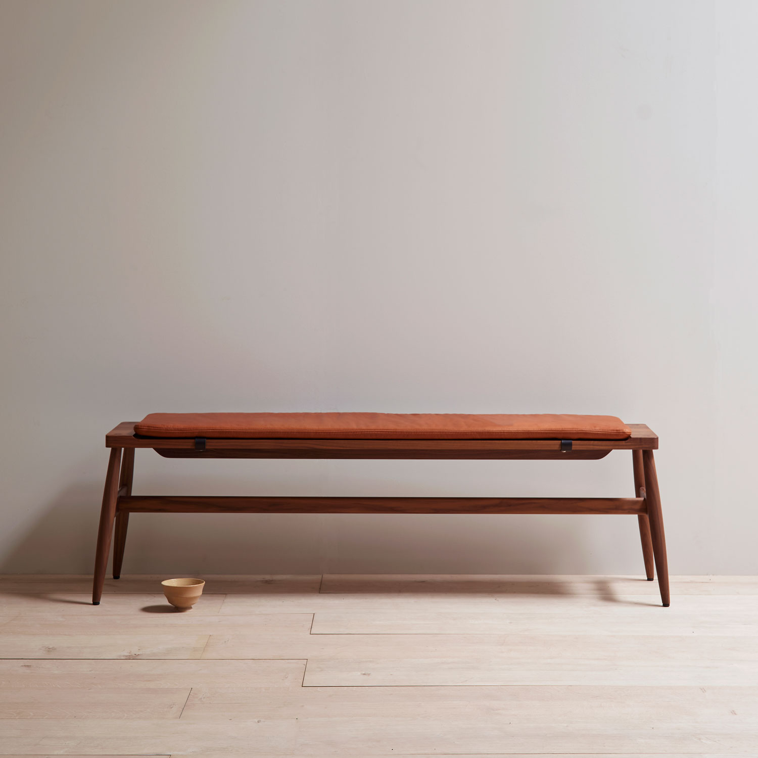 Imo Bench with Pad | The Future Perfect