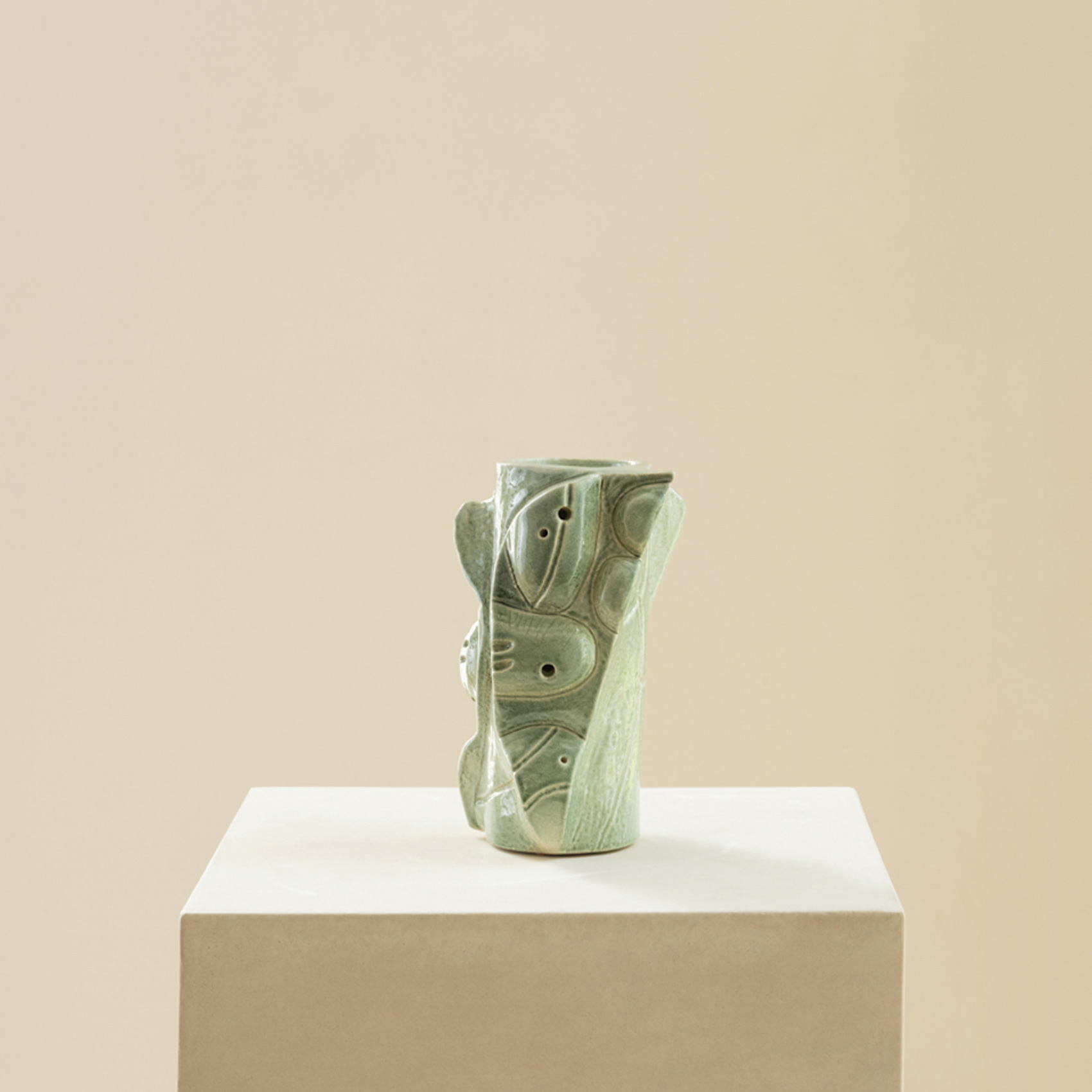 Forest Vase Tryptique – Short | Olivia Cognet | The Future Perfect